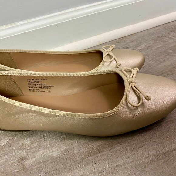 GAP | Shoes | Ladies Size Gap Metallic Gold Ballerina Style Flat Shoe ...